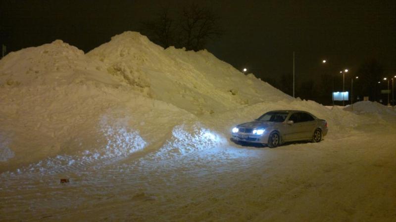 Anyone drive their RWD W211 in snow? | Mercedes-Benz Forum